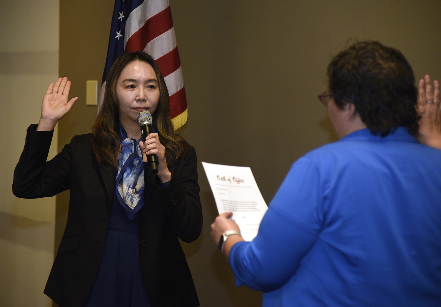 New Councilmember Julie Hsieh Sworn In | Mercer Island, Washington
